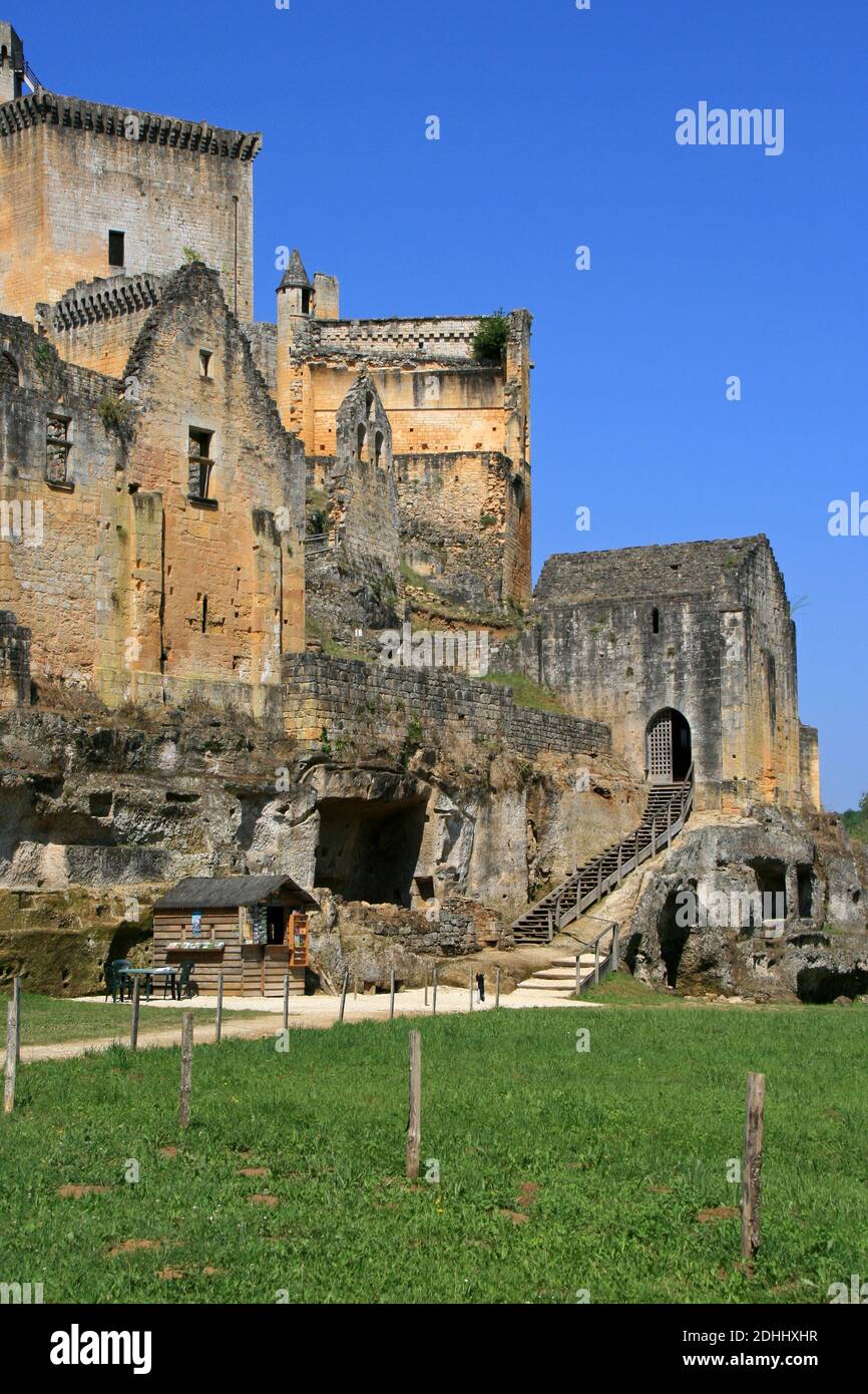 ruin medieval castle (commarque) in les eyzies-de-tayac-sireuil in ...