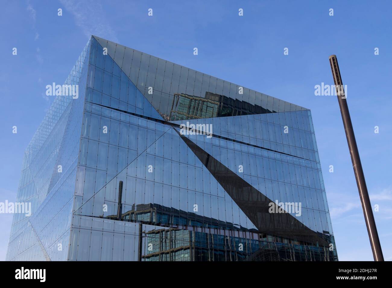 Folded Glass Facade High Resolution Stock Photography and Images - Alamy
