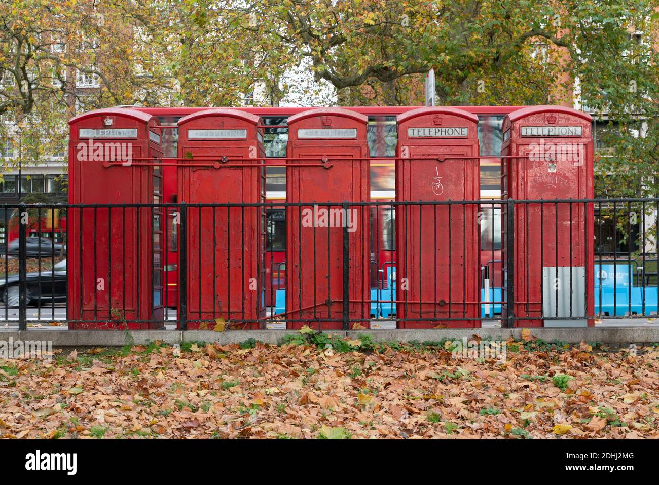Hyde park red telephone box hi-res stock photography and images - Alamy