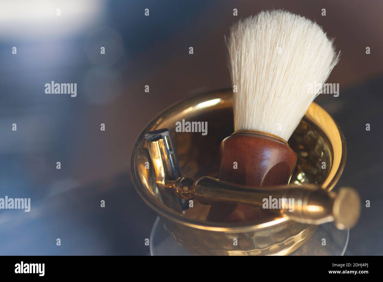 Vintage shaving kit hi-res stock photography and images - Alamy