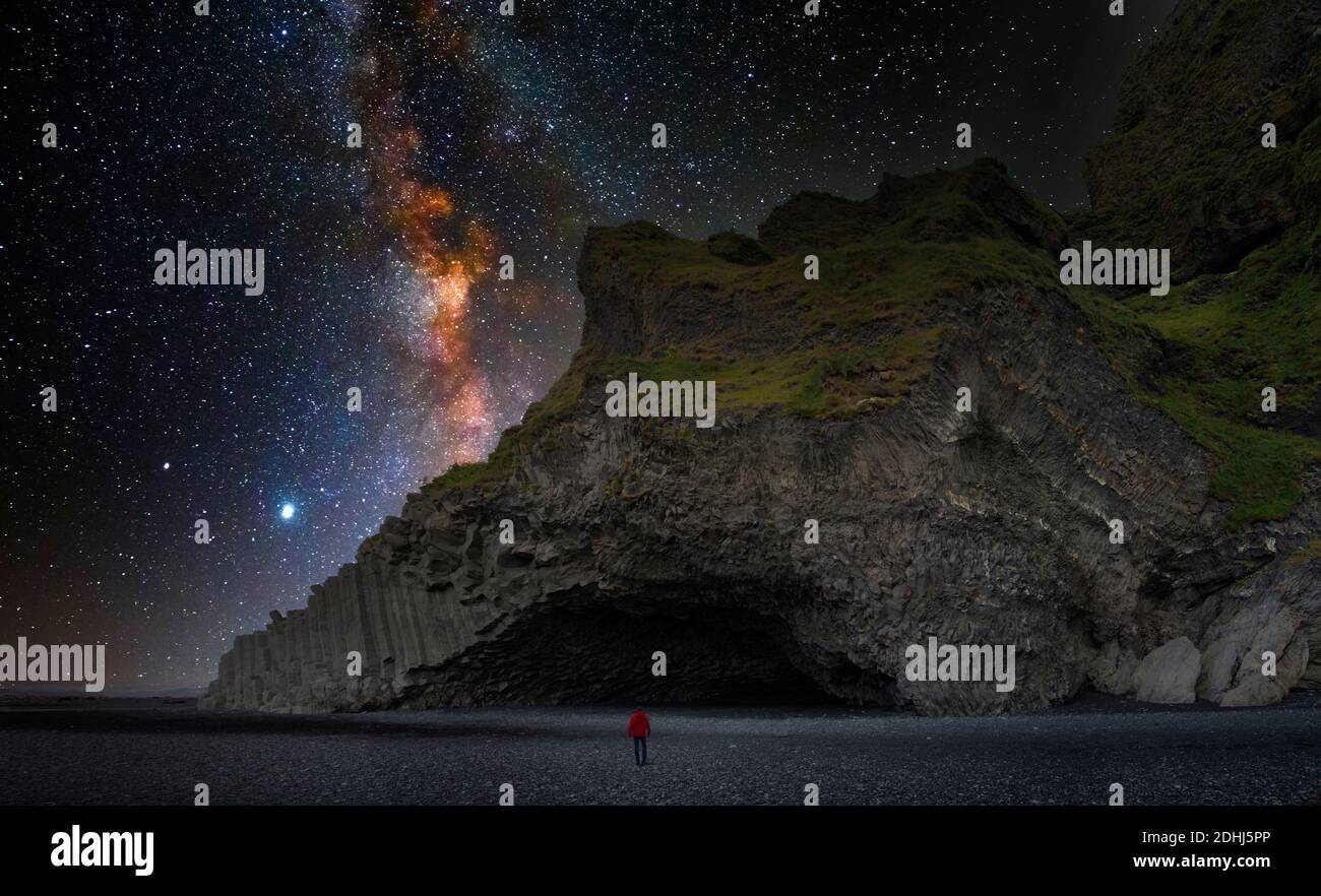 Basalt cave on Iceland's Black Beach Stock Photo - Alamy