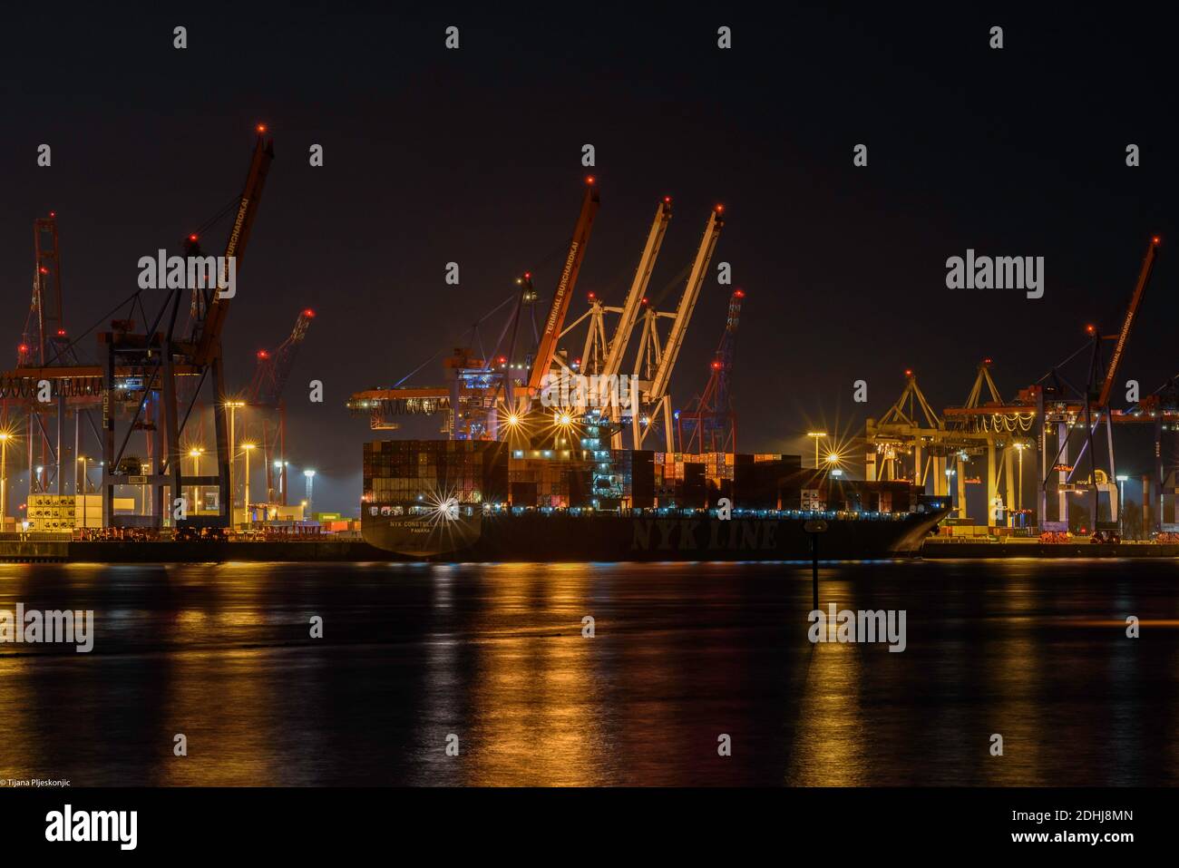 Magical sceneries of Hamburg port Stock Photo - Alamy