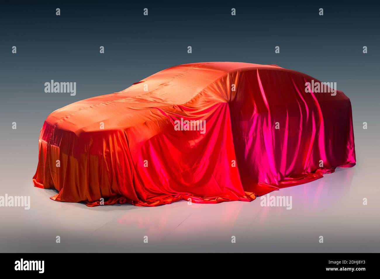 Car covered with cloth hi-res stock photography and images - Alamy