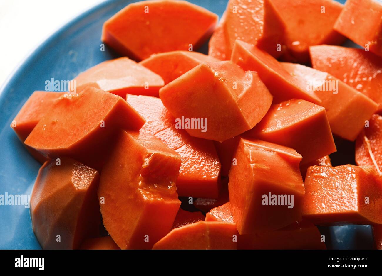Close up sliced ripe papaya hi-res stock photography and images - Alamy