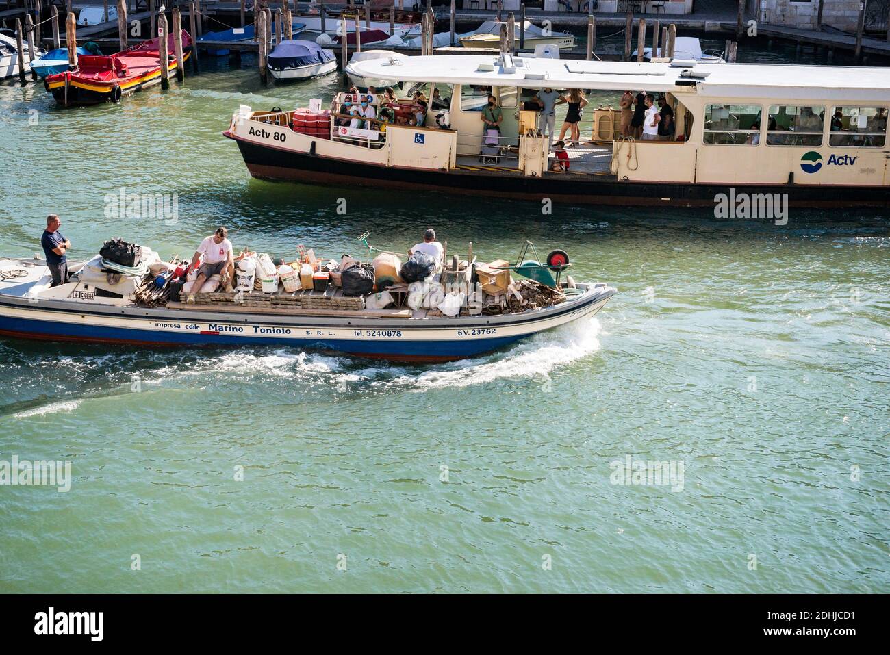 Cargo carrying canal boat hi-res stock photography and images - Alamy