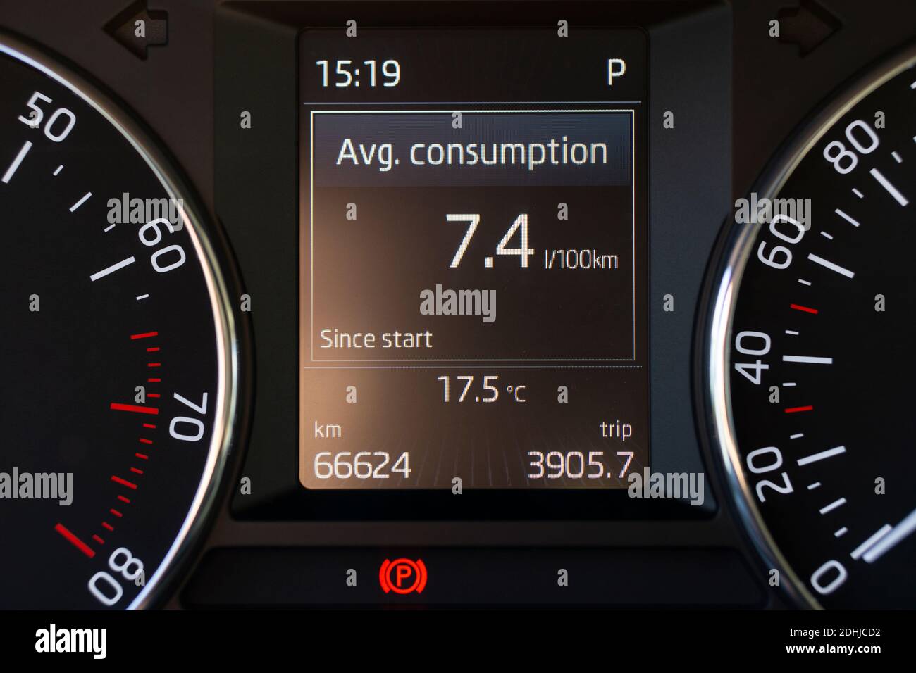 Car range indicator hi-res stock photography and images - Alamy