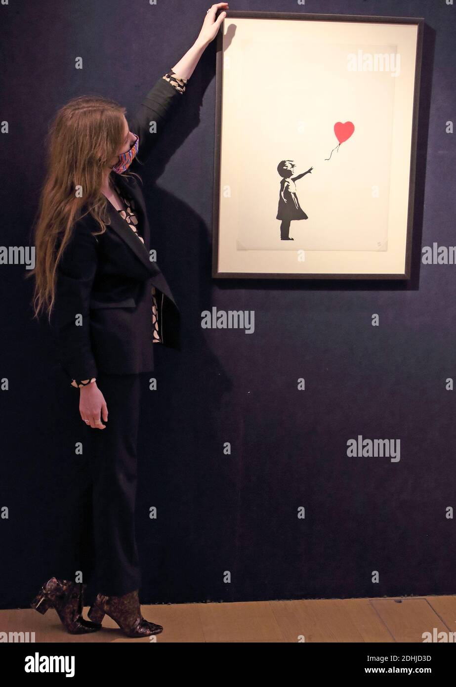 Banksy girl with balloon hi-res stock photography and images - Alamy