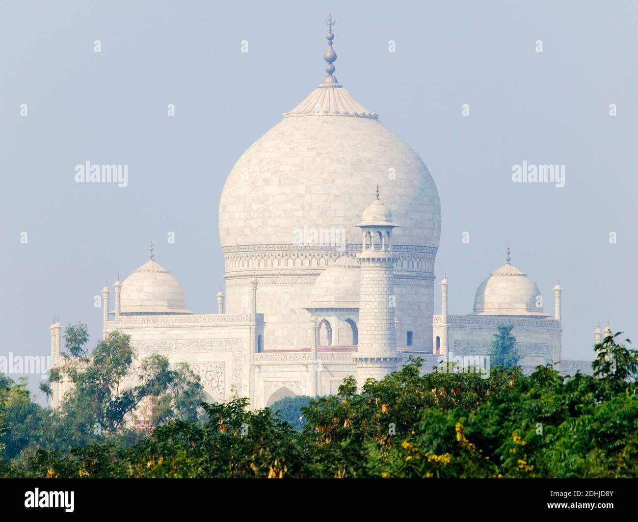 Taj Mahal dome and minarets Stock Photo - Alamy