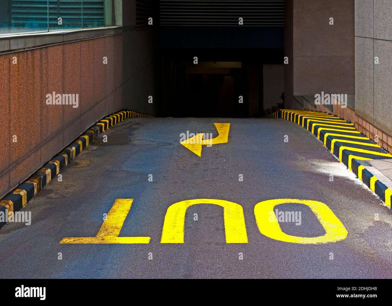 Out ramp in parking garage Stock Photo - Alamy
