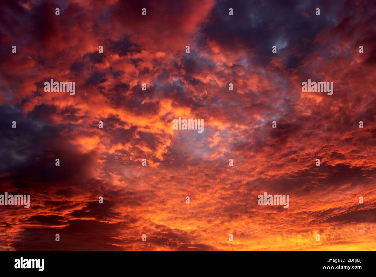 Wallpaper of clouds hi-res stock photography and images - Alamy