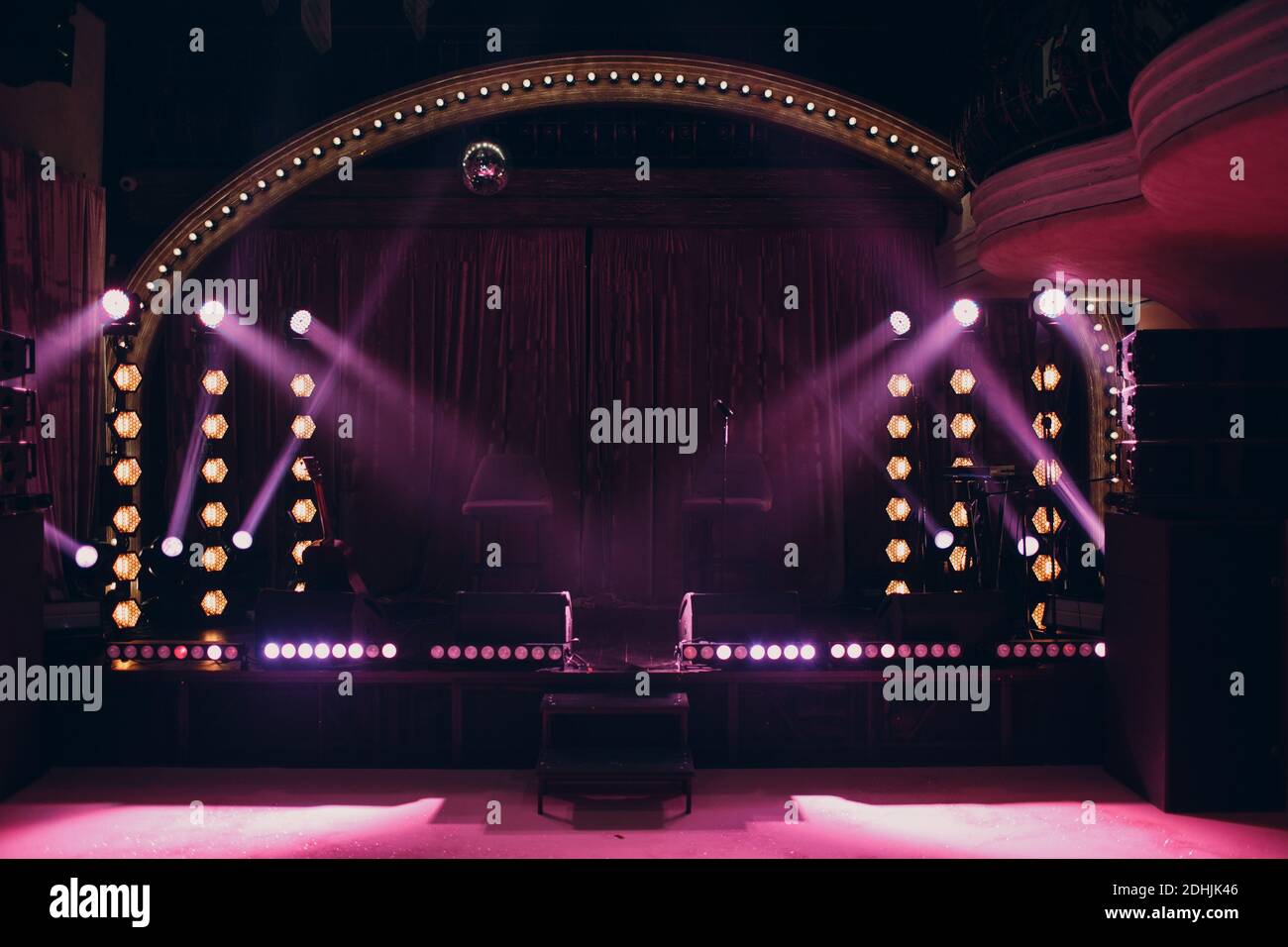 Stage spotlight pink hi-res stock photography and images - Alamy