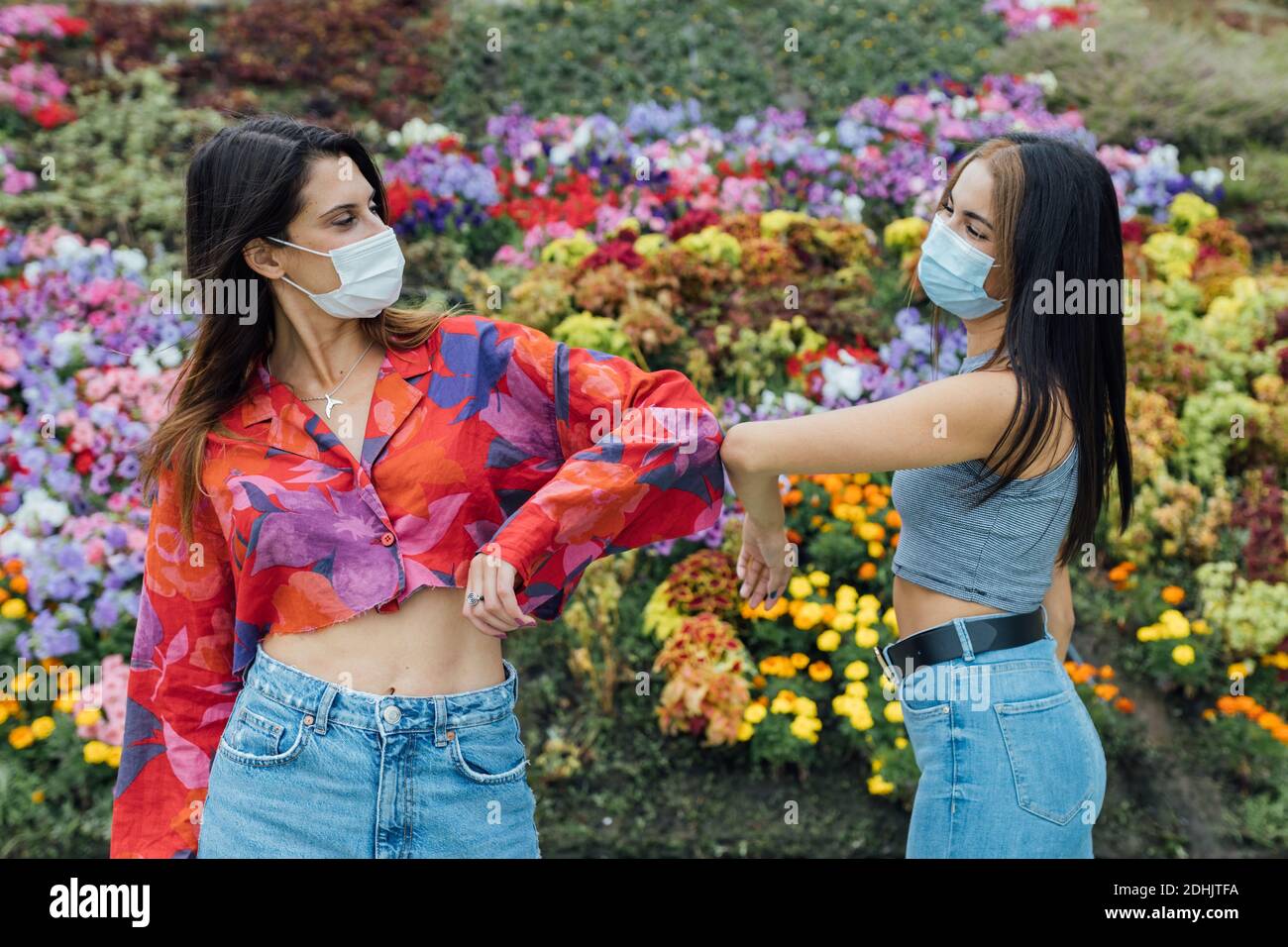 Women body language hi-res stock photography and images - Alamy