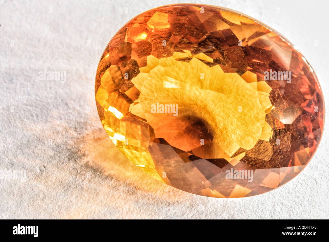 Citrine yellow quartz macro hi-res stock photography and images - Alamy