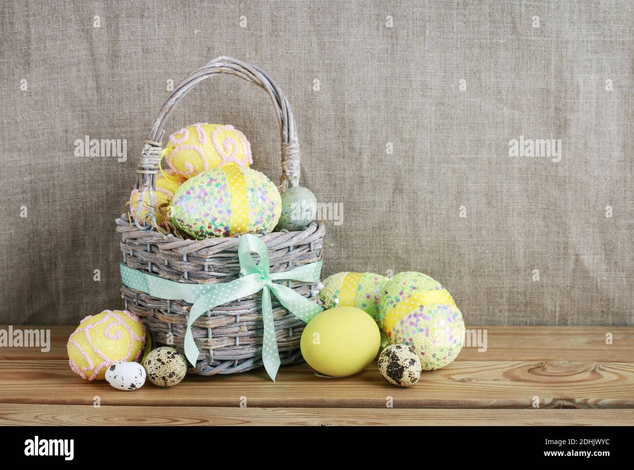 Traditional Easter basket with eggs. Festive decor Stock Photo - Alamy