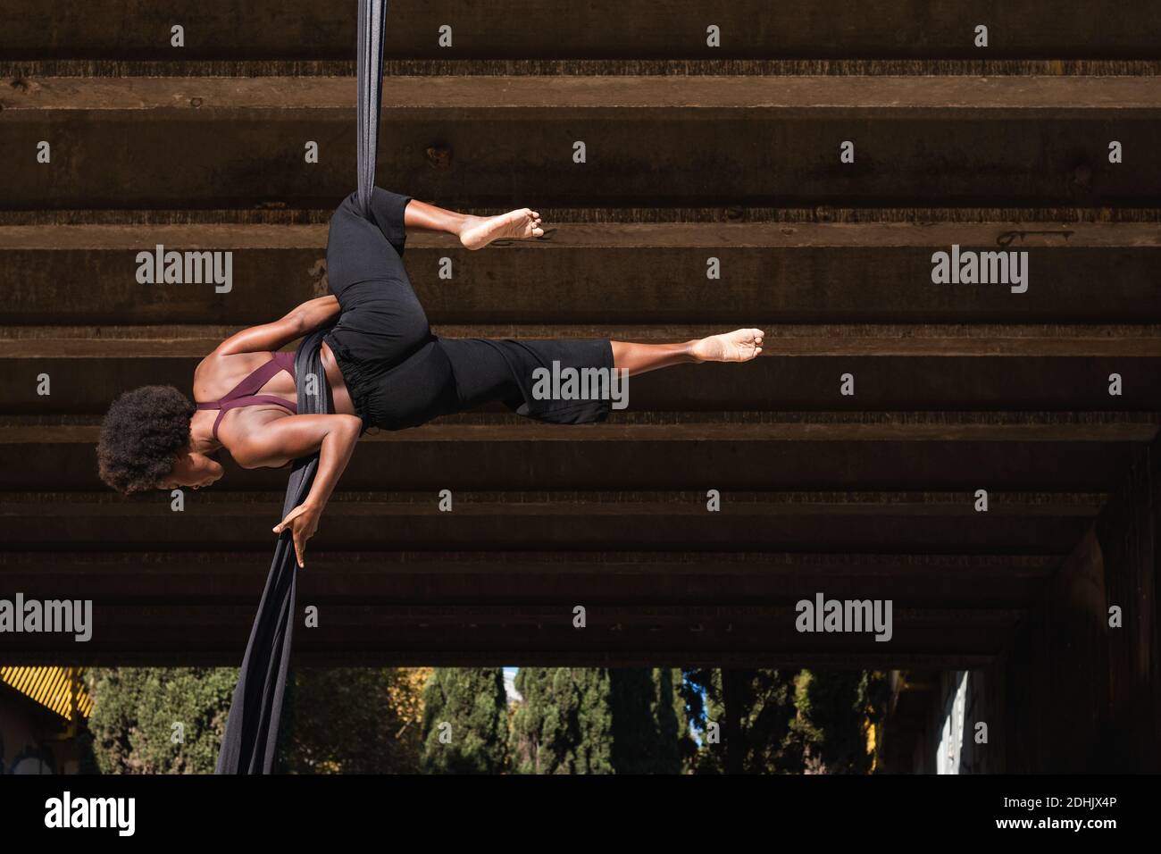 Split straps hi-res stock photography and images - Alamy