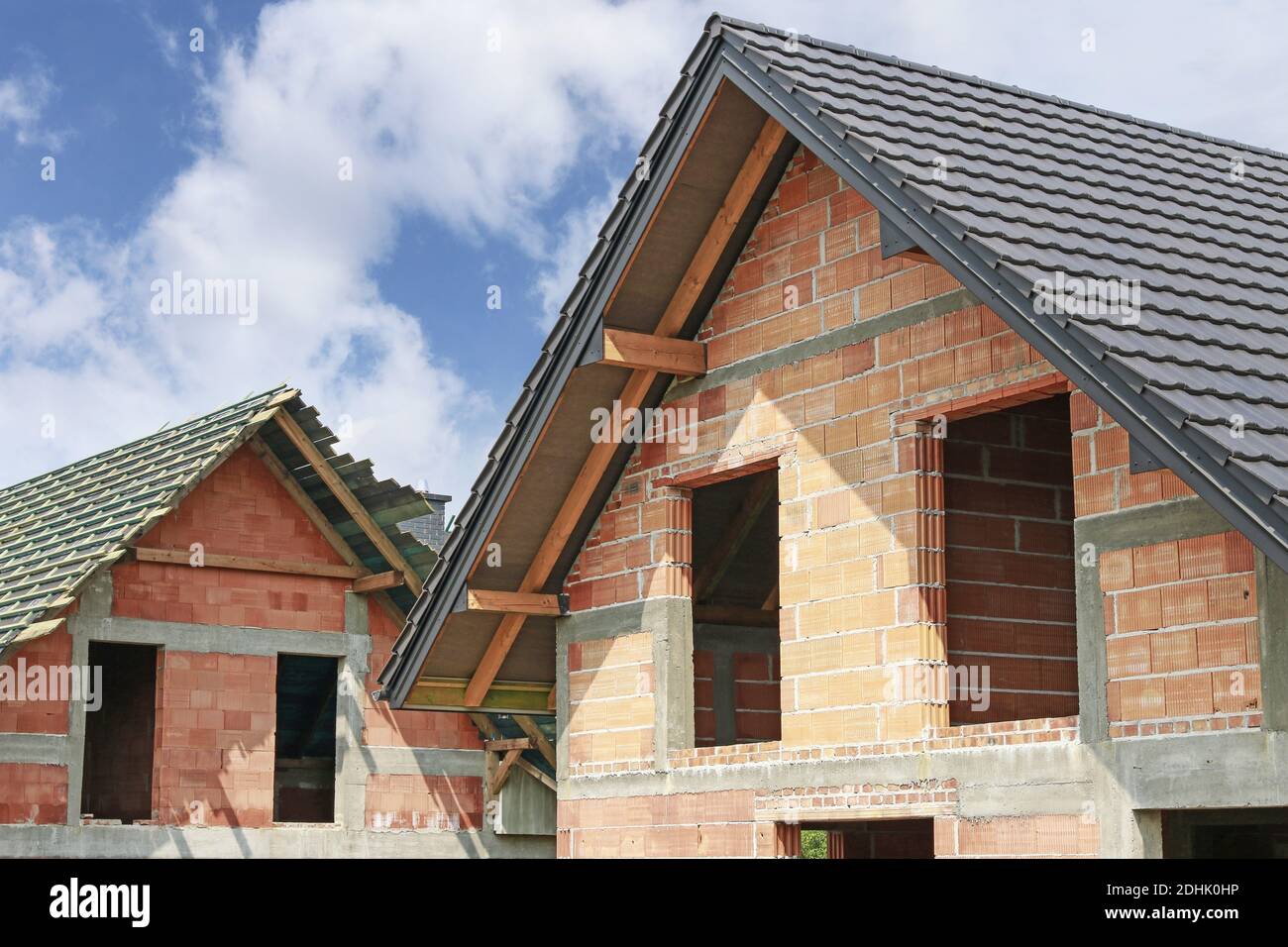 Construction site of a detached house. Suburb place Stock Photo - Alamy