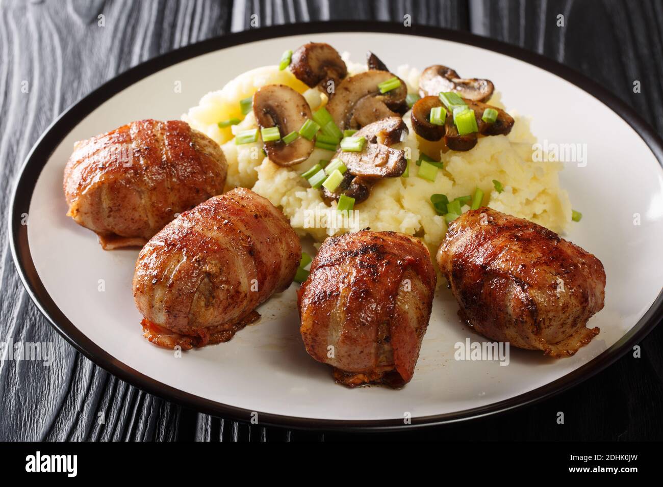 Slavink is a traditional Dutch dish consisting of meat that is wrapped ...