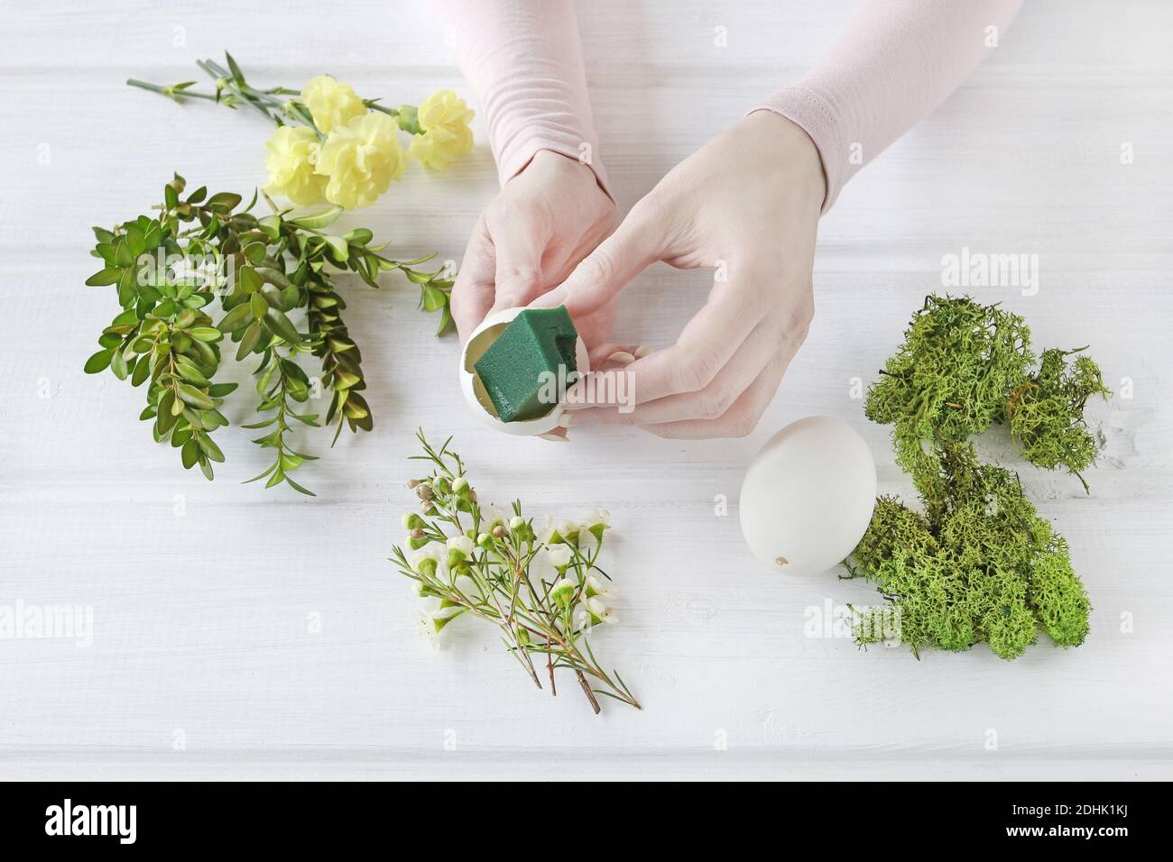 Florist at work: How to make simple Easter decoration with egg shell ...