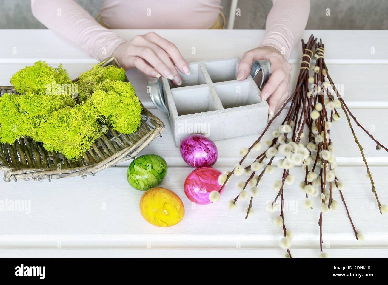 Florist at work: How to make Easter table decoration with catkins, moss ...