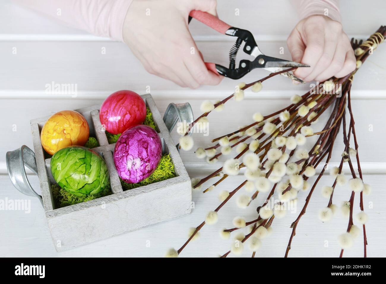 Florist at work: How to make Easter table decoration with catkins, moss ...
