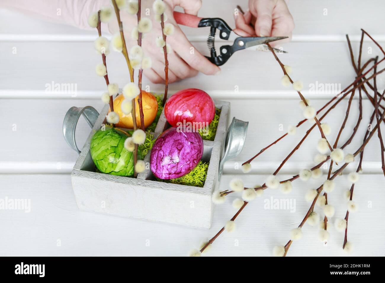 Florist at work: How to make Easter table decoration with catkins, moss ...