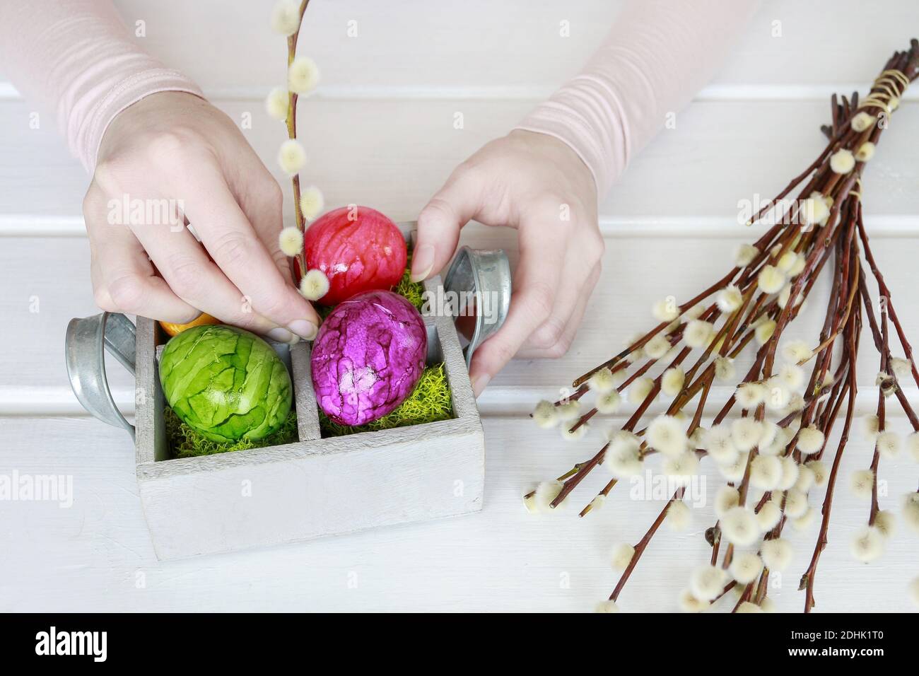 Florist at work: How to make Easter table decoration with catkins, moss ...