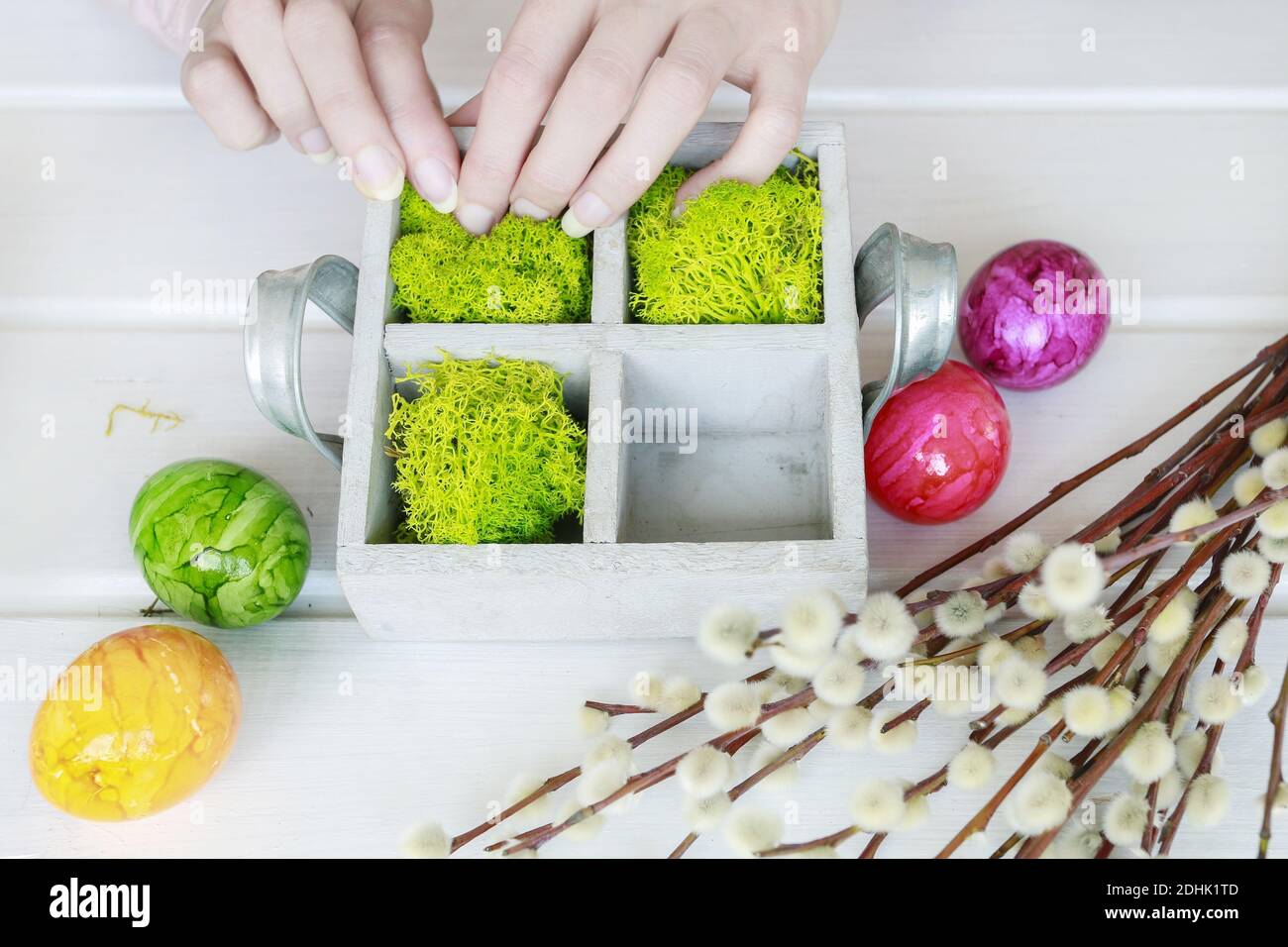 Florist at work: How to make Easter table decoration with catkins, moss ...