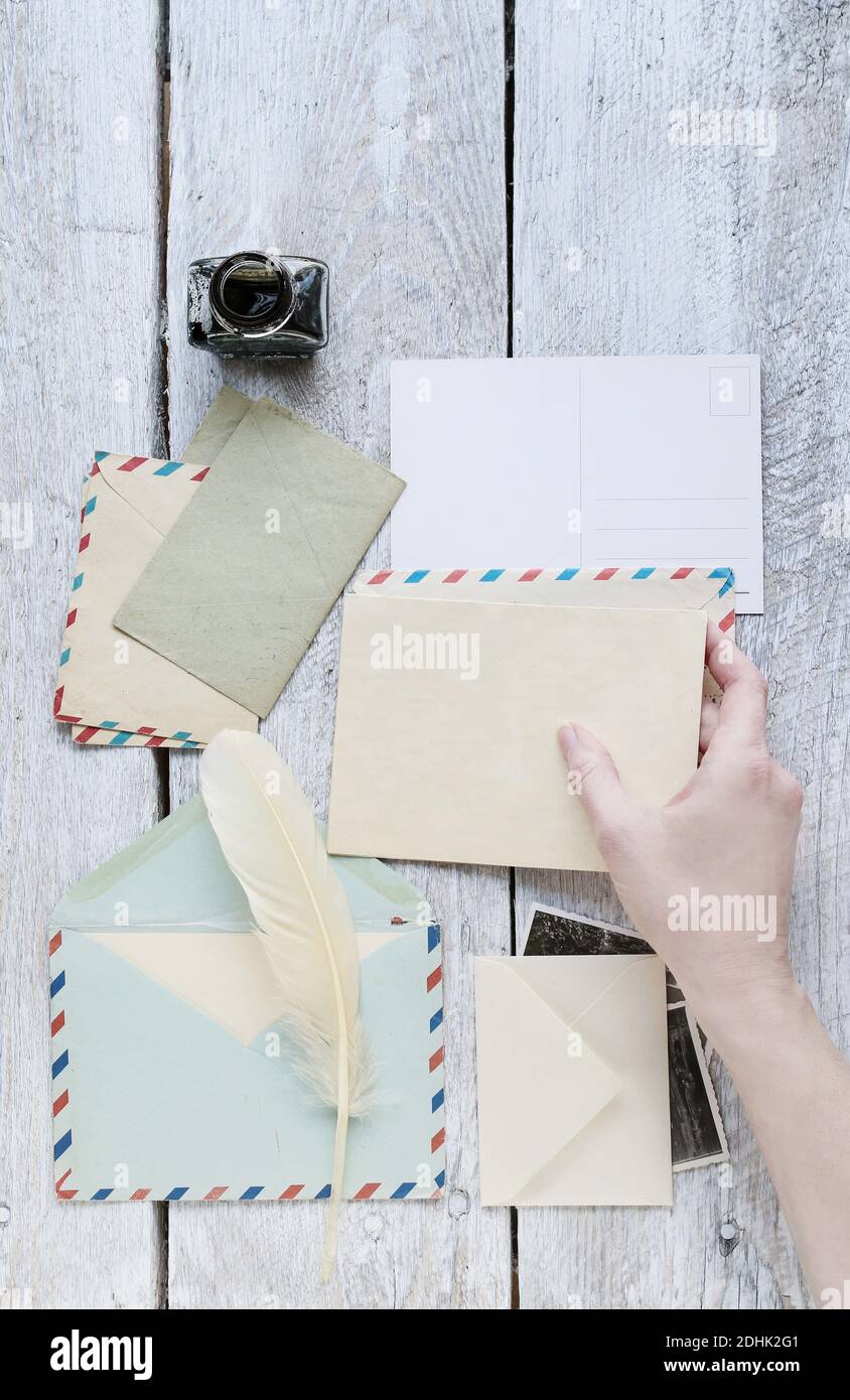 Vintage handwritten letters postcards hi-res stock photography and ...