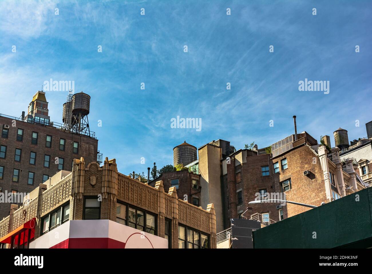 Rooftop water towers hi-res stock photography and images - Alamy