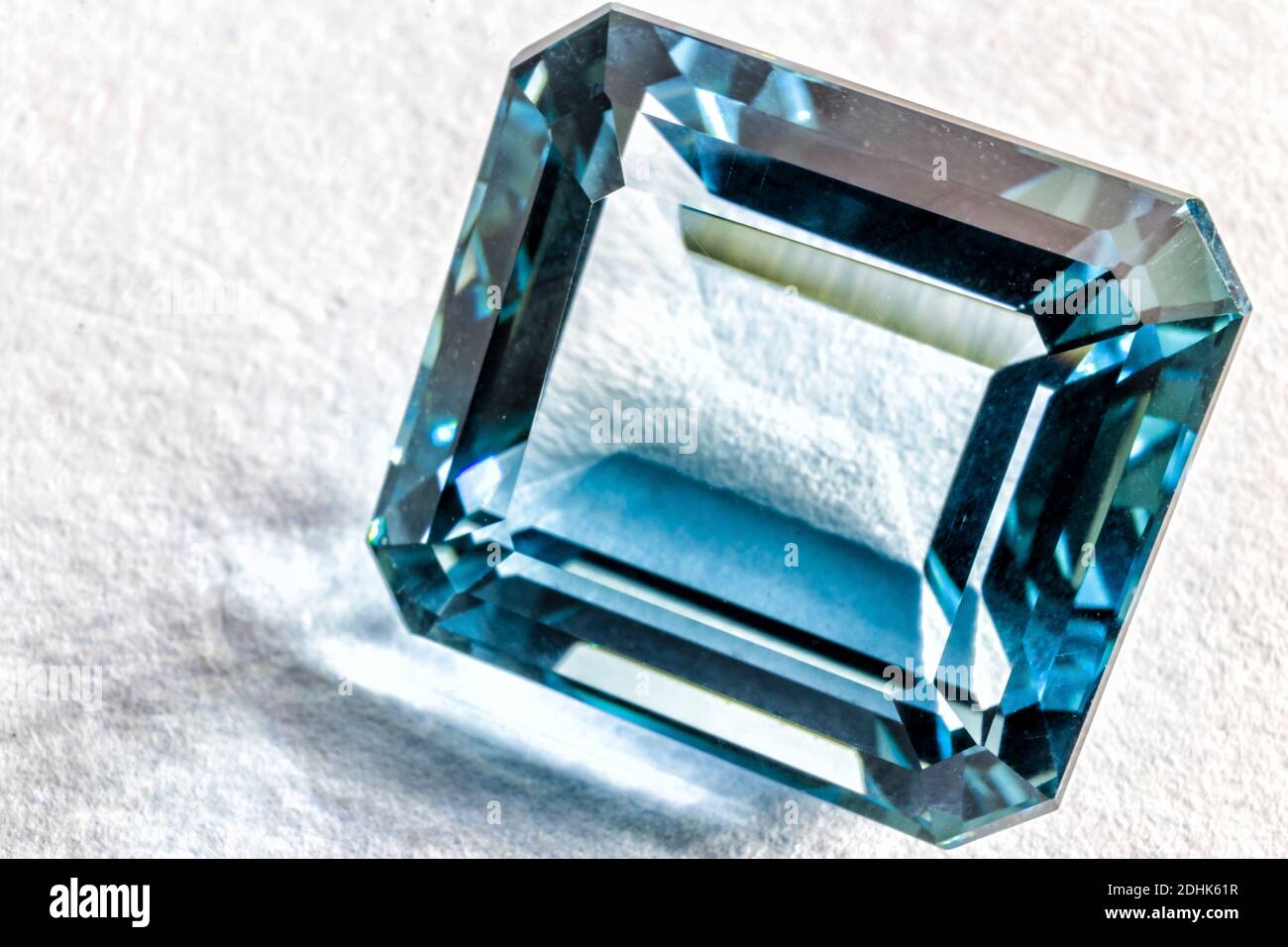 Blue quartz hi-res stock photography and images - Alamy