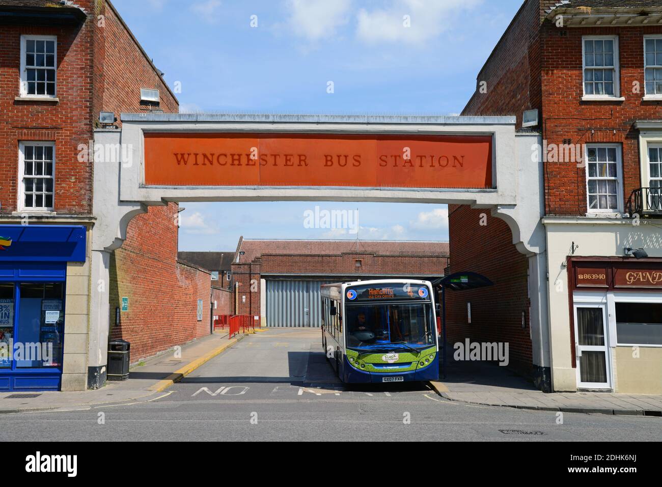 Bus winchester bus station hi-res stock photography and images - Alamy