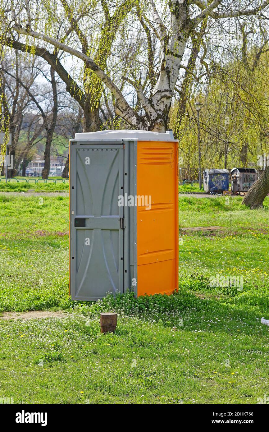 Toilet in field hi-res stock photography and images - Alamy