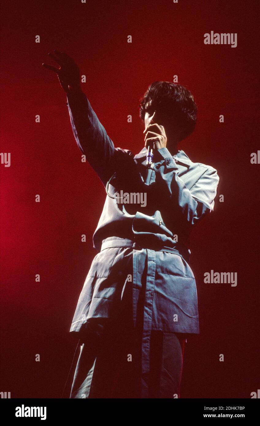 Lead singer band pulp hi-res stock photography and images - Alamy