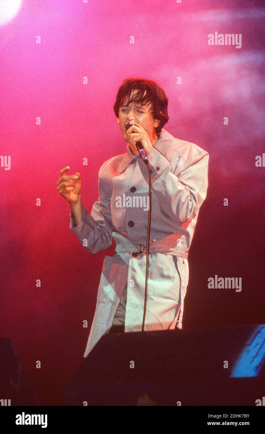 Lead singer band pulp hi-res stock photography and images - Alamy