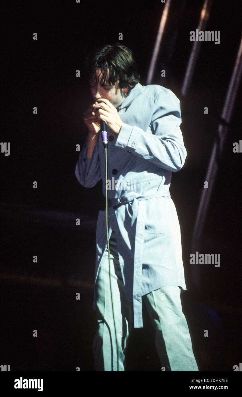 Lead singer of pulp hi-res stock photography and images - Alamy