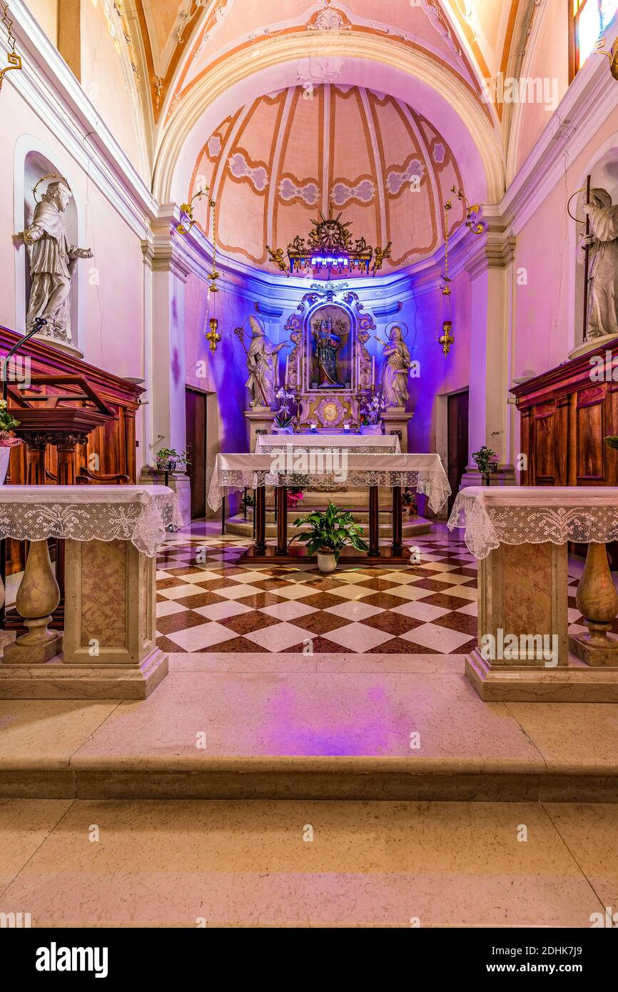 Villanova chiesa hi-res stock photography and images - Alamy