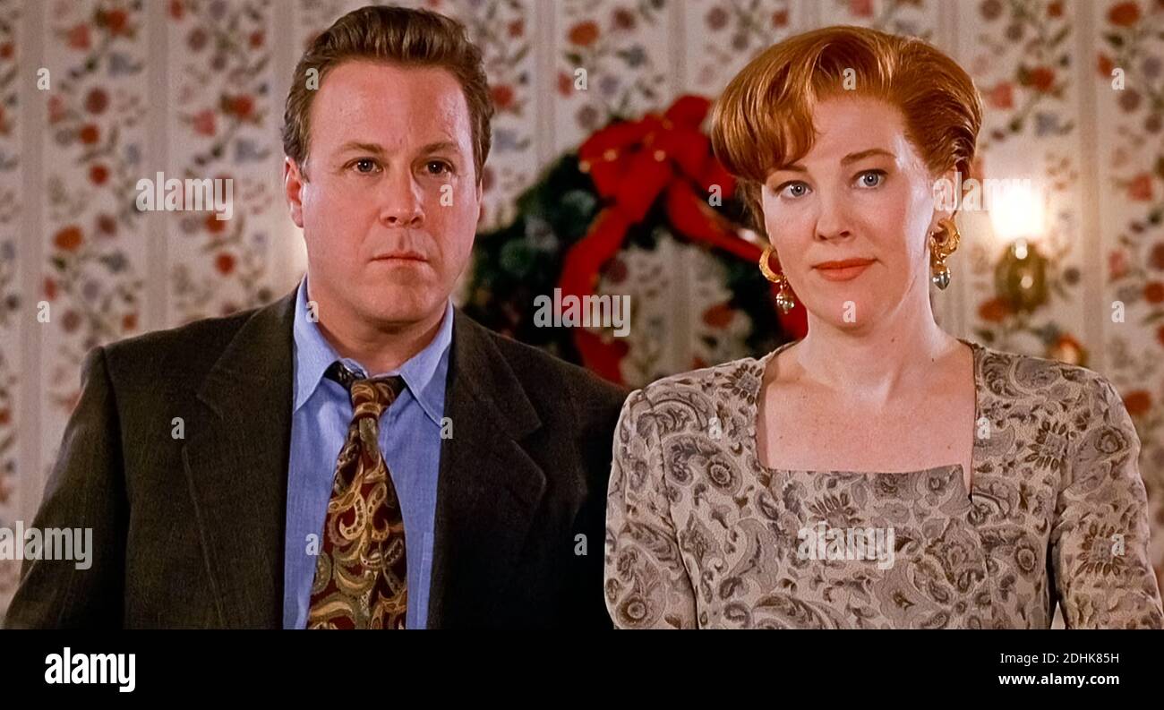USA. Catherine O'Hara and John Heard in ©20th Century Fox holiday ...