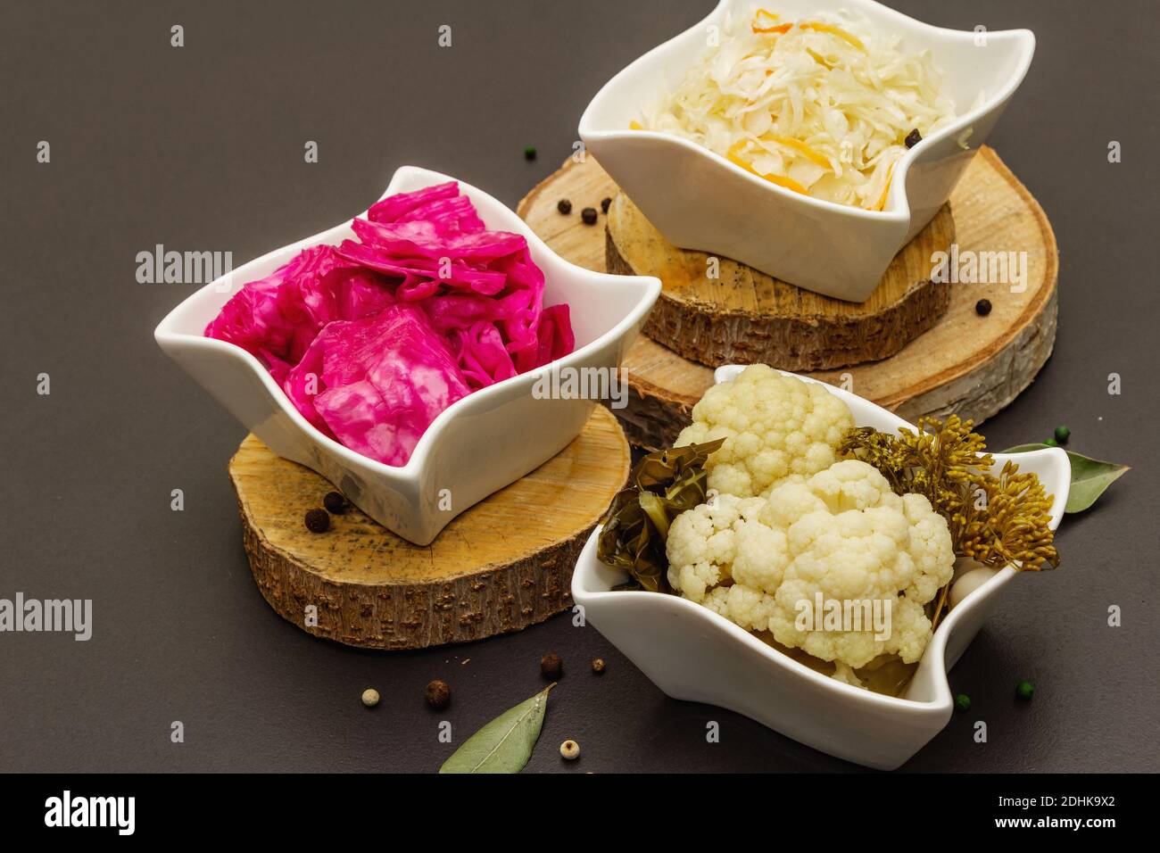 Bowls different spices bay leaf hi-res stock photography and images - Alamy