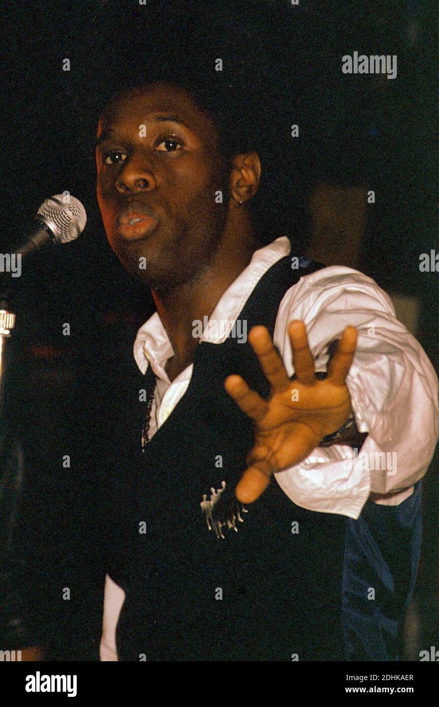 Geoffrey Williams live on Borderline. London, May 15, 1989 | usage ...