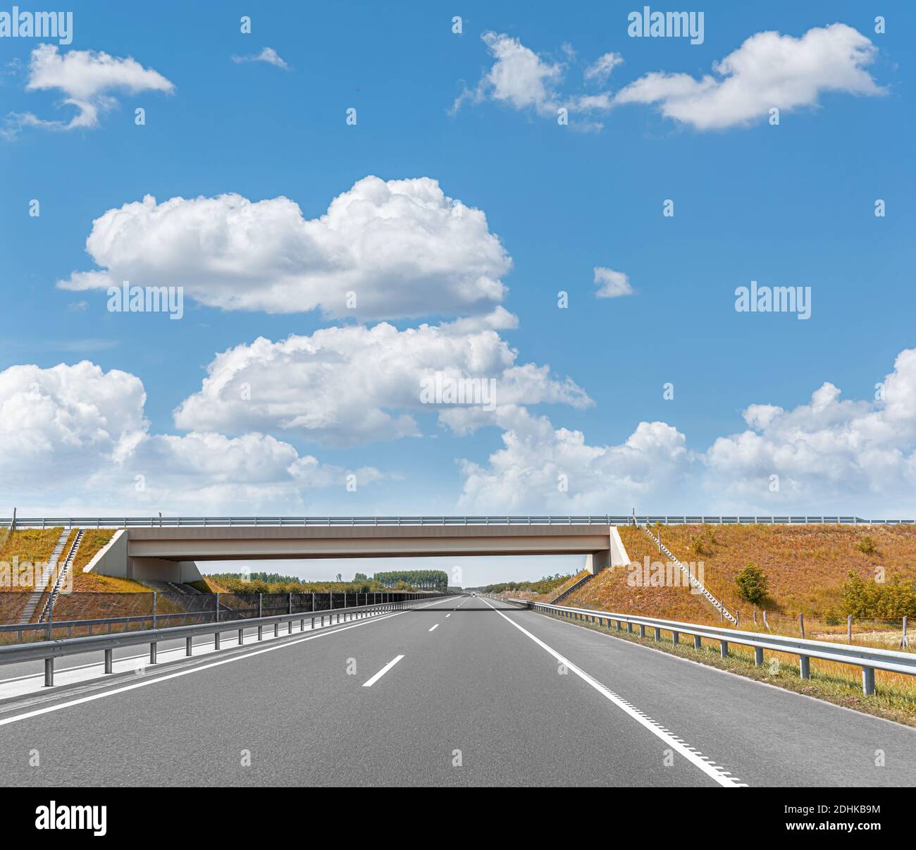 Summer suburban highway on sunny hi-res stock photography and images ...