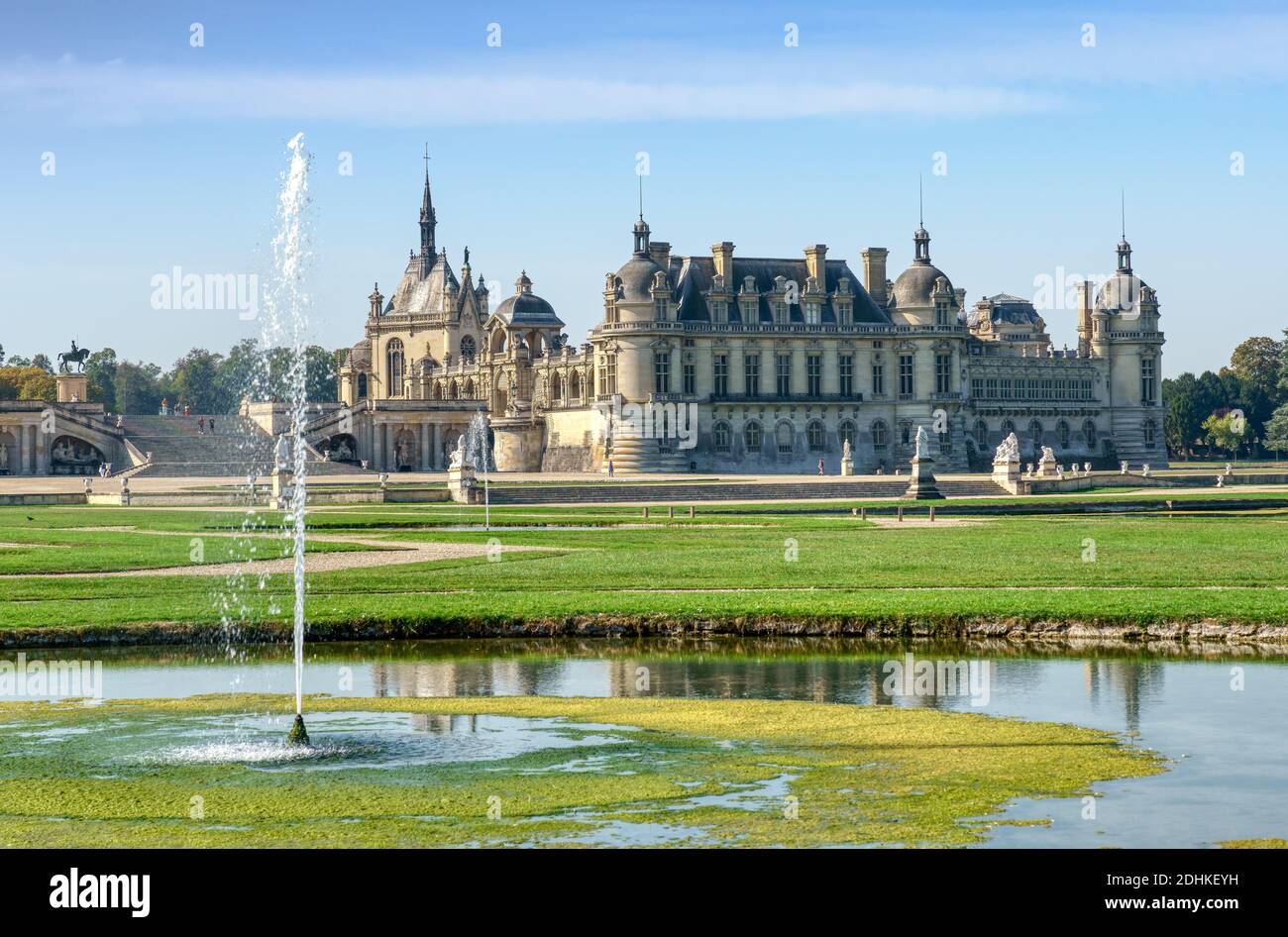 Chantilly castle hi-res stock photography and images - Alamy