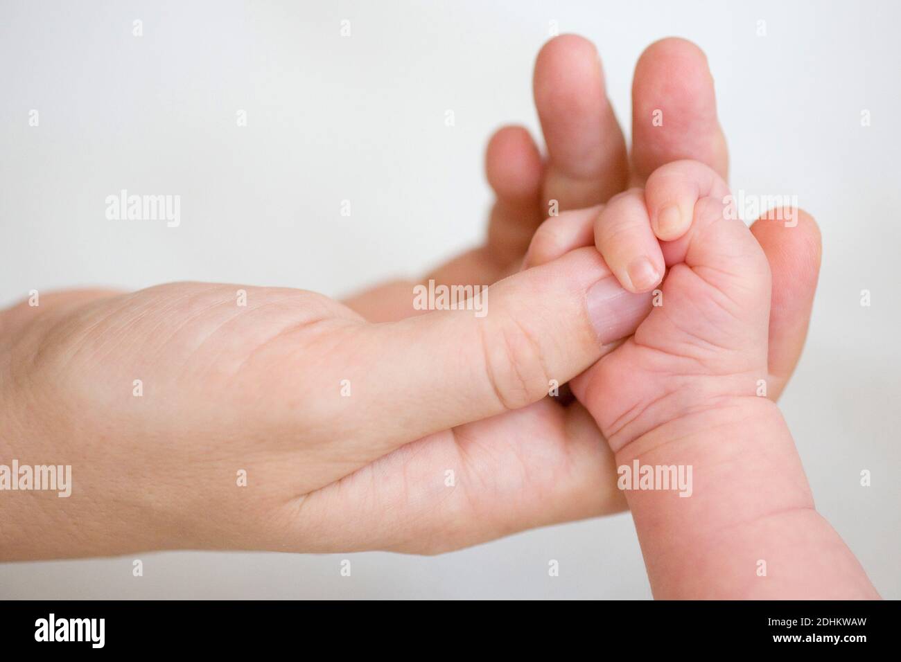 Mutter; Kind; Frau; Mädchen; 3; Wochen; alt; altes; jung; junges; Baby ...