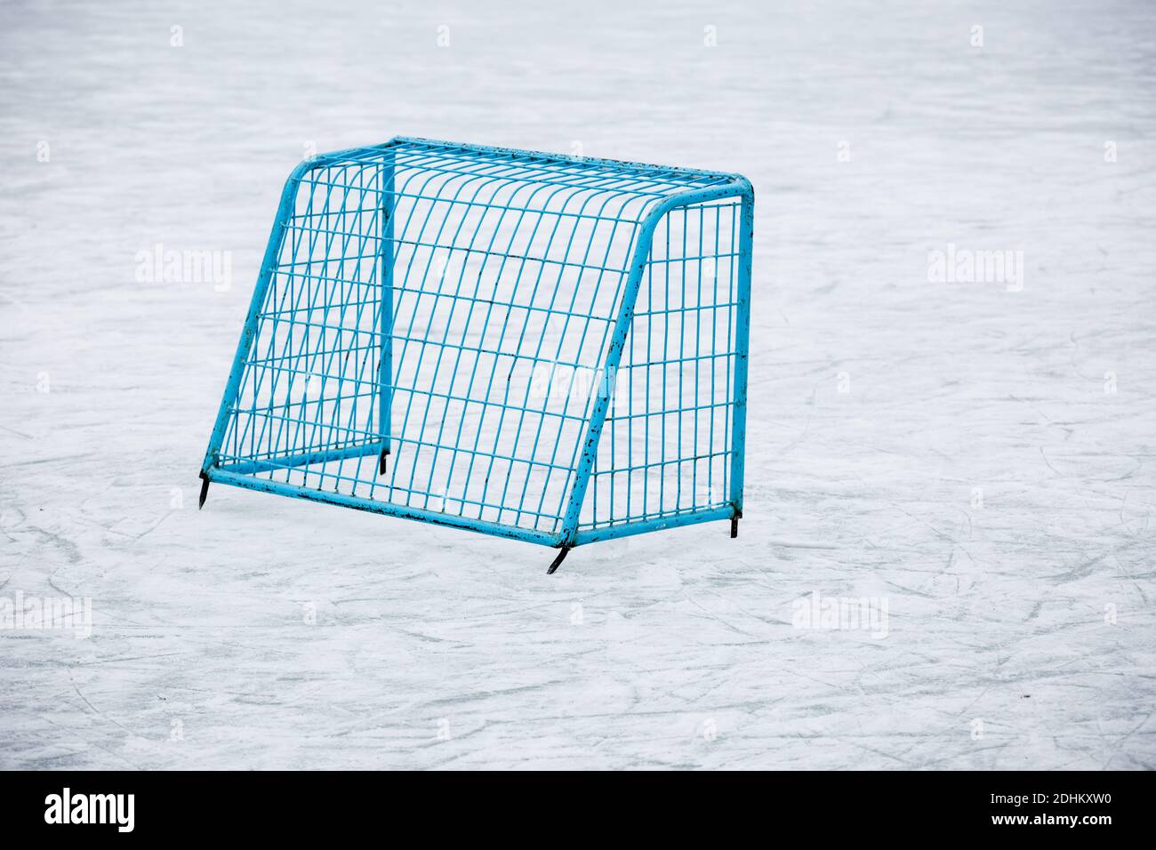 Open air ice arena hi-res stock photography and images - Alamy