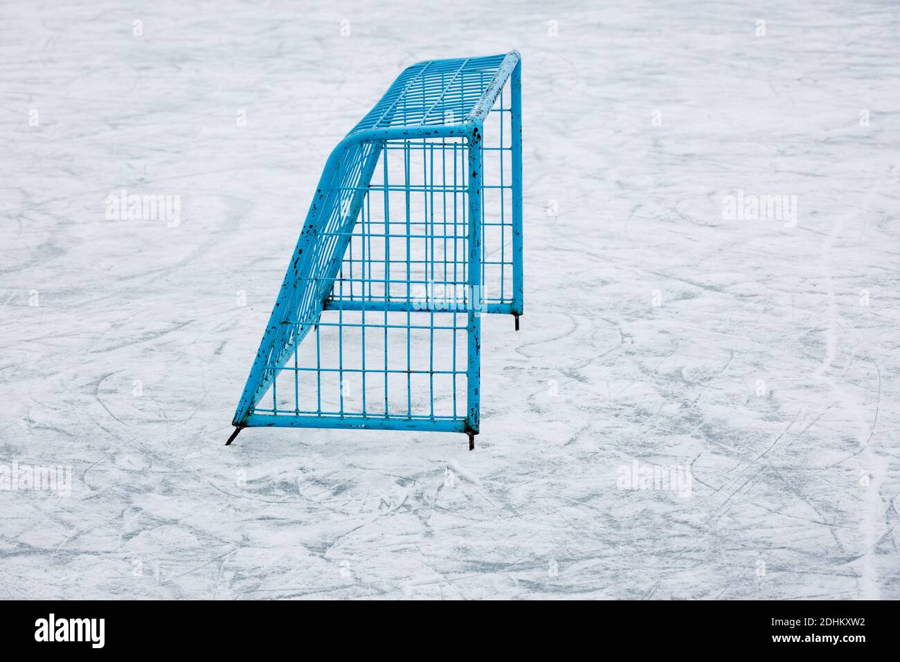 Open air ice arena hi-res stock photography and images - Alamy
