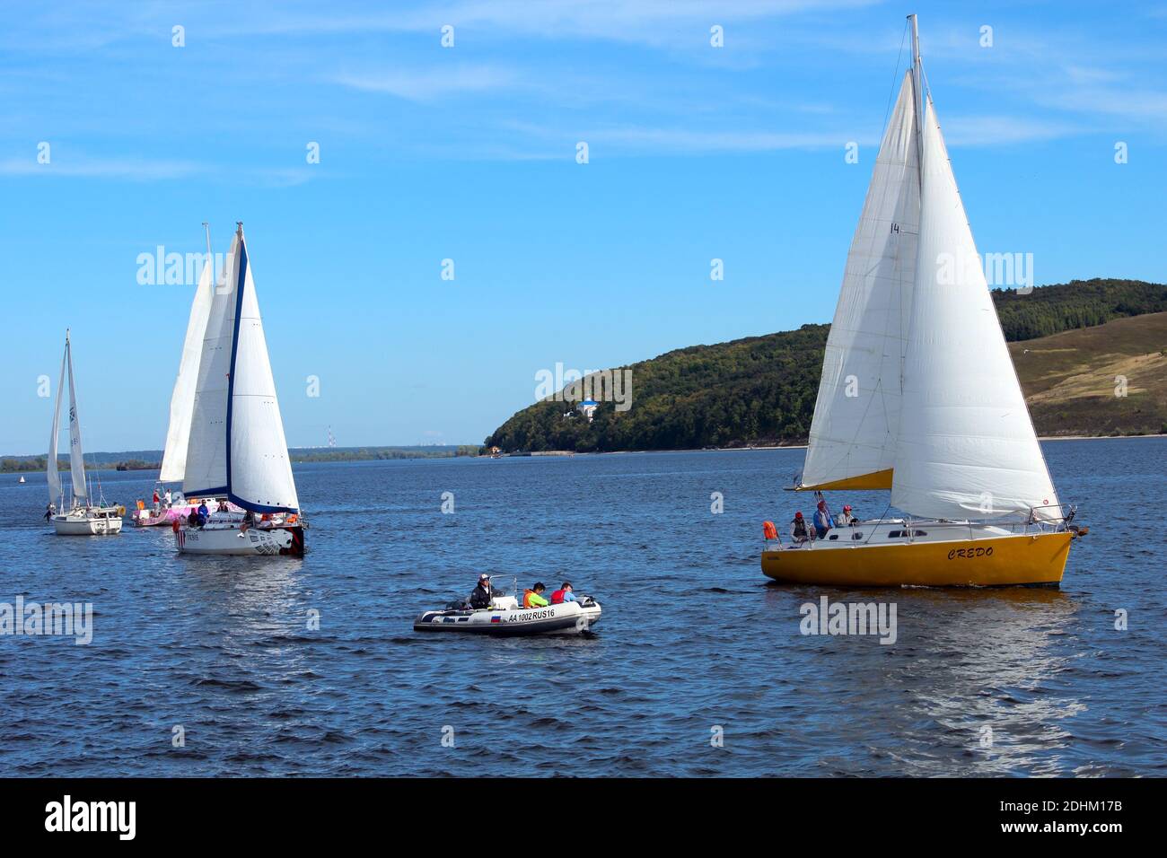 Sailing boats on sunny hi-res stock photography and images - Alamy