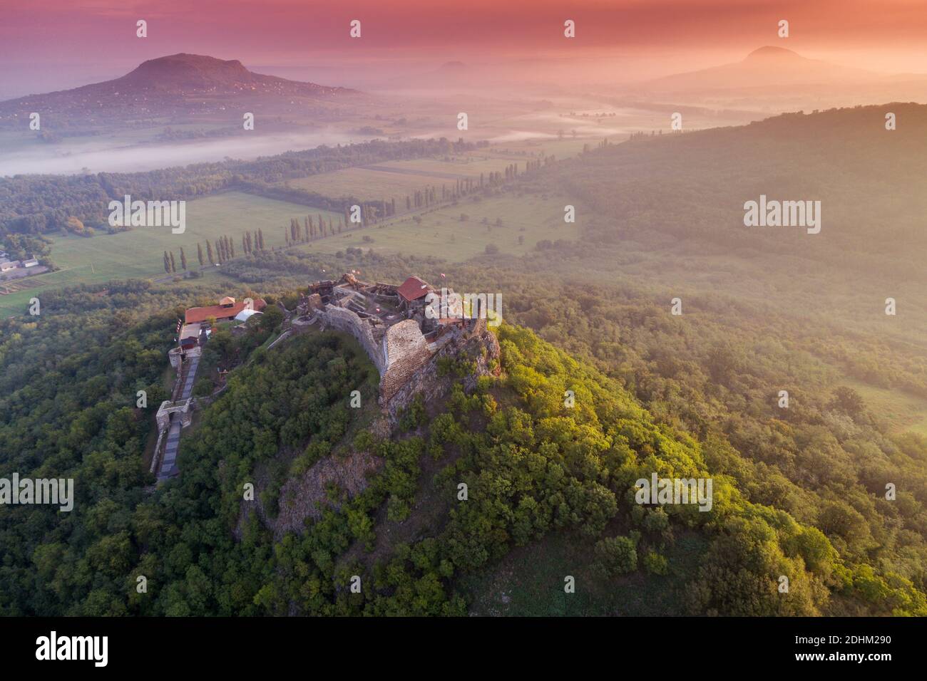 Szigligeti vár szigliget hi-res stock photography and images - Alamy