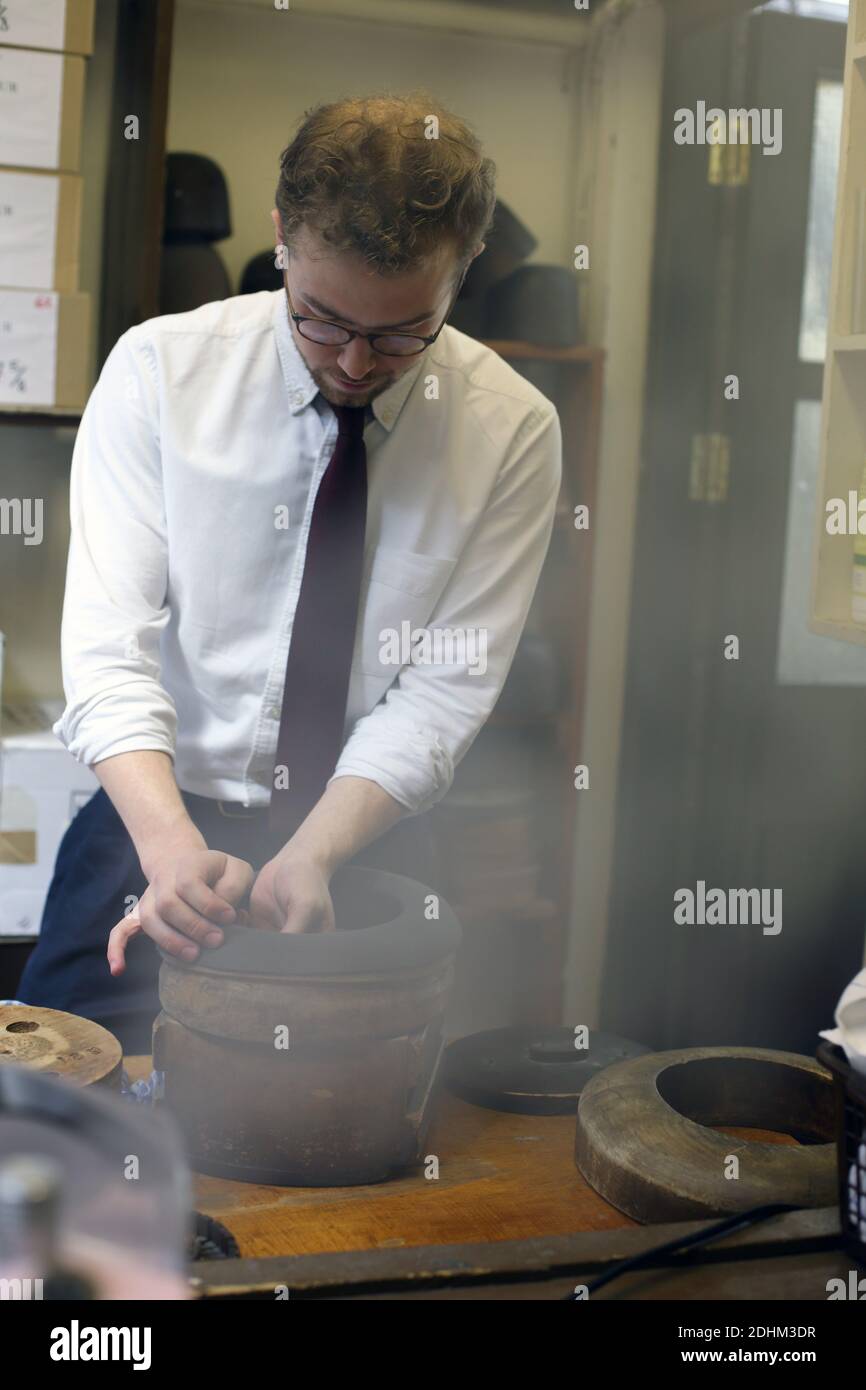 Hat strecher hi-res stock photography and images - Alamy