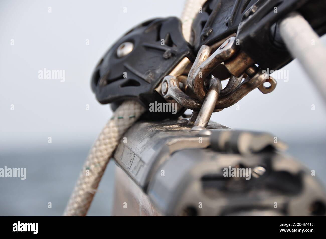 Rope mountings hi-res stock photography and images - Alamy