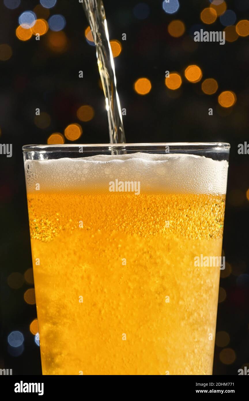 Closeup Pint Of Beer with Bubbles Shoot in Studio Stock Photo - Alamy