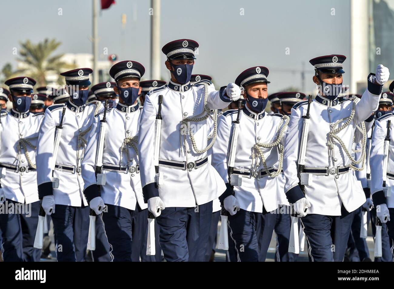 Qatari soldiers hi-res stock photography and images - Alamy